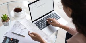 Debit Note vs Credit Note | Guide on Differences and Format